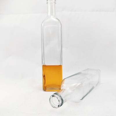 中国 ホットスタンピング 250ml 500ml 750ml ウイスキーのためのガラスボトル スクリューキャップ 透明な酒瓶 販売のため