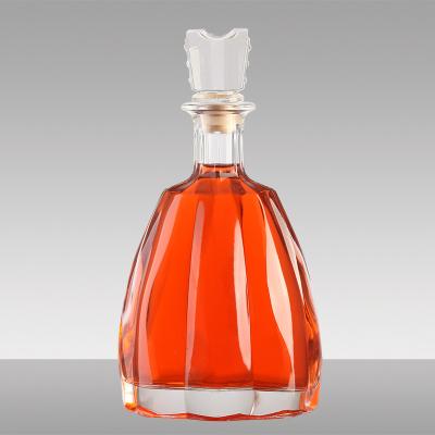 Cina Materiale del colletto Bottiglia di vetro 500 ml 700 ml Whisky Brandy per le esigenze specifiche dei clienti in vendita