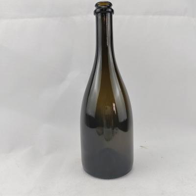Cina 500 ml 750 ml Bevande alcoliche in vetro Bottiglia di vino di Borgogna con decorazione a forma rotonda in vendita