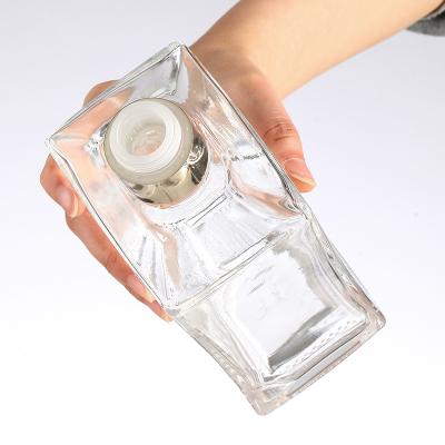 中国 コラー素材 グラス飲料 500ml 方形 透明 高白ガラス ワインボトル 販売のため