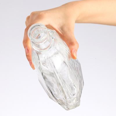 Cina Bottiglia di liquore in cristallo trasparente da 500 ml con logo personalizzato in vendita