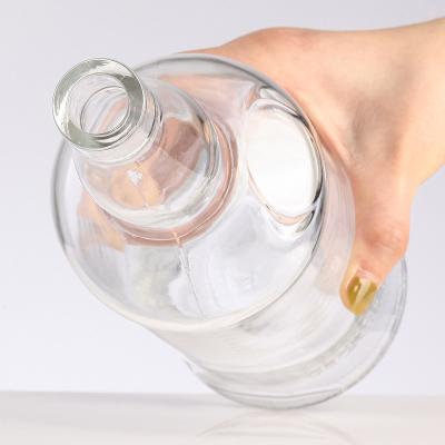 China 750 ml klare Glas-Wodka-Flasche für den spezifischen Bedarf der Kunden zu verkaufen