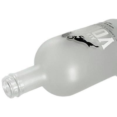 Cina Bottiglia di vetro trasparente a livello per vino/vodka 500 ml 750 ml Stampaggio a caldo diretto in vendita