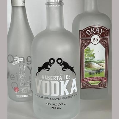 Cina Bottiglia di vetro trasparente a livello per vino/vodka 500 ml 750 ml Stampaggio a caldo diretto in vendita