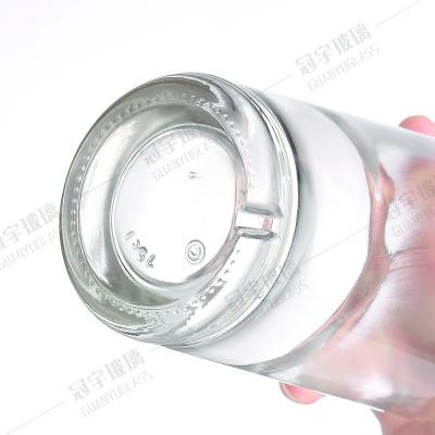 Cina Acid Etch Surface Handling 500 ml Bottiglia di vetro vuota per la decorazione domestica e l'alcol in vendita