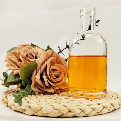 Cina Whisky Rum Gin Tequila Vodka Liquor Bottiglia di vetro 200ml 250ml 500ml con tappo a vite in vendita