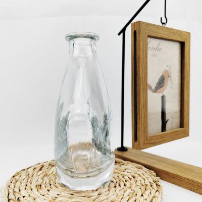 Cina Semplice ed elegante bottiglia di vetro da 750 ml per brandy realizzata con corpo in vetro ecologico in vendita