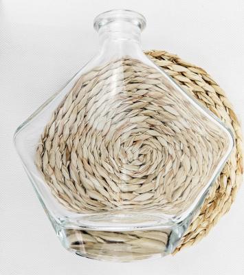 Cina Semplice ed elegante bottiglia di vetro da 750 ml per brandy realizzata con corpo in vetro ecologico in vendita