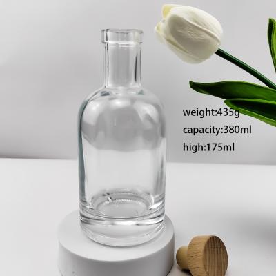Cina Bottiglia di bevande in vetro 700 ml 750 ml 1 litro di rum nordico vuoto whisky vodka spirit con sughero in vendita