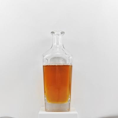 Cina Bottiglia di vetro industriale per vodka gin rum tequila whisky brandy 200 ml 375 ml 500 ml 750 ml in vendita