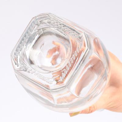 China Liquor personalizado Vodka Gin Whiskey Tequila Botella de vidrio de 750 ml con tapón de goma en venta