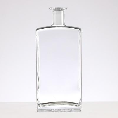 China Material do colarinho Vidro transparente 100 ml 200 ml 375 ml garrafa de whisky vodka com rolha de cortiça à venda