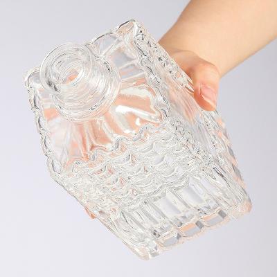China 500 ml 750 ml heldere glazen fles voor Whisky Brandy Vodka High End Luxe Cork Sealing Te koop