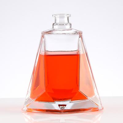 China Garrafa de vidro de vinho de beleza transparente de 500 ml com design único e tipo de vedação de cortiça à venda