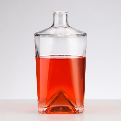 China Garrafa de vidro de vinho de beleza transparente de 500 ml com design único e tipo de vedação de cortiça à venda