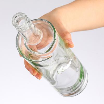 Cina 250 ml 500 ml 750 ml 1000 ml di vetro verde scuro quadrato Bottiglia di olio d'oliva con timbro a caldo in vendita