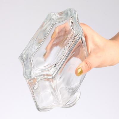 Cina 500 ml 750 ml bottiglia di vino di vetro per gin whisky rum vodka vino personalizzato OEM / ODM in vendita