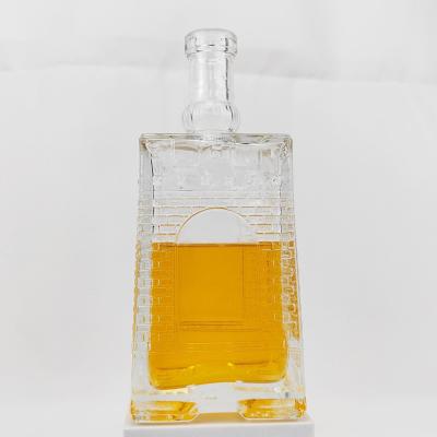 Cina Materiale in vetro bianco 750 ml Bottiglia di birra inciso Quadrato Spiriti Vetro per vino in vendita