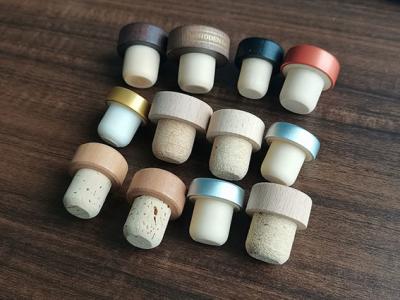 Cina Bottiglie in vetro di tipo vino con tenuta di sughero personalizzabile per imballaggi di liquori in vendita