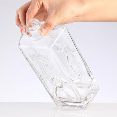 Cina Superficie di timbraggio a caldo Bottiglia di lettere incise per bevande Quadratura Whiskey Rum Brandy in vendita