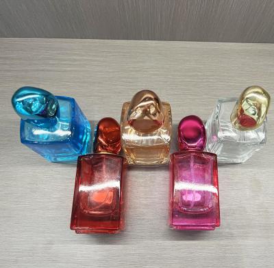 Cina Bottiglia di profumo blu a fondo quadrato di fascia alta con scatola personalizzata in vetro trasparente da 30 ml a 50 ml in vendita