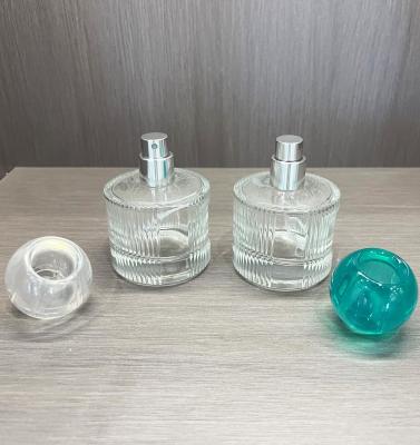 Cina Bicchiere in vetro a cilindro a strisce bottiglie di profumo di profumo classico 30 ml 50 ml in vendita