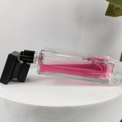 Cina Bottiglia di profumo a spruzzo in vetro trapezoidale da 30 ml con corpo in vetro ecologico e superiore in vendita