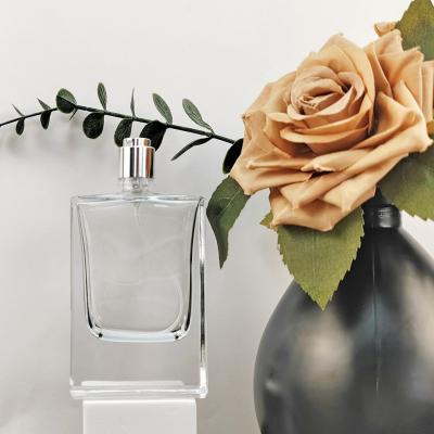 Cina Bottiglia di profumo in vetro piatto quadrato 50ml 30ml 100ml Bottiglia vuota con scatola design elegante in vendita