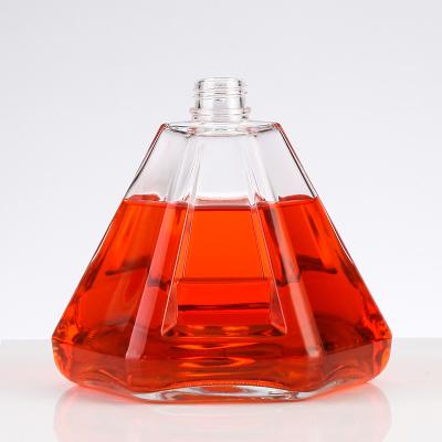 中国 透明 ギフト ウォッカ ボトル 50ml オーダーメイド ロゴ コーク 密封型 販売のため