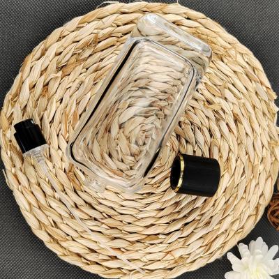 Cina Materiale di base Vetro 100ml Luxury Aroma Fragrance Perfume Bottle con logo personalizzato in vendita