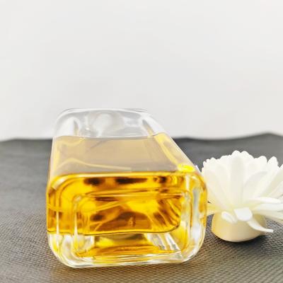 Cina Materiale di base Vetro 100ml Luxury Aroma Fragrance Perfume Bottle con logo personalizzato in vendita