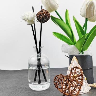 Cina Bottiglia di diffusore di canna vuota di vetro trasparente 200ml 300ml aromaterapia profumata elegante classica in vendita