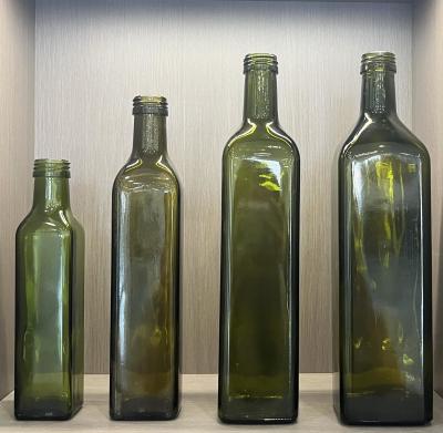 Cina 100 ml 250 ml 375 ml 500 ml 750 ml cilindro verde scuro bottiglie di vetro di olio d'oliva con tappo in alluminio in vendita
