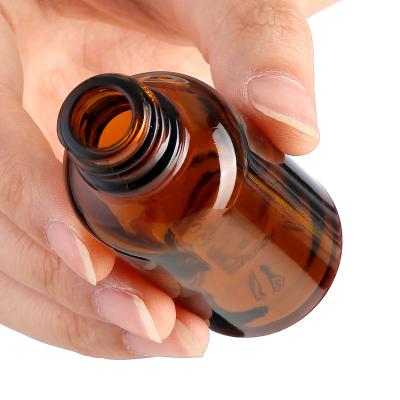 Cina Bottiglia in vetro di 10 ml, 20 ml e 30 ml di olio essenziale marrone con copertura in bambù in vendita