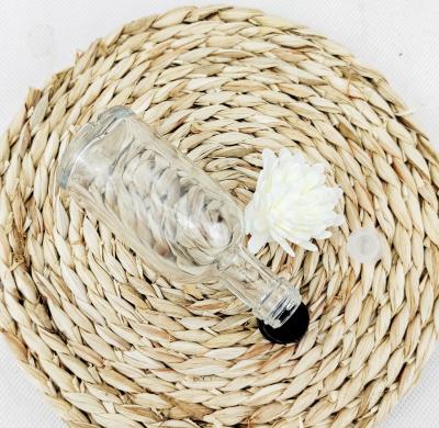 Cina Bottiglia di vetro diffusore da 50 ml a 100 ml a 150 ml per appendere per auto, rinfrescatore d'aria, aromaterapia in vendita
