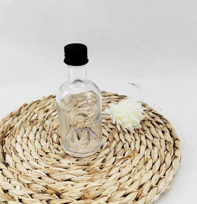 Cina Bottiglia di vetro diffusore da 50 ml a 100 ml a 150 ml per appendere per auto, rinfrescatore d'aria, aromaterapia in vendita