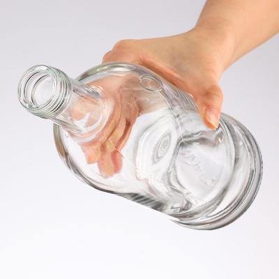 Cina 500 ml 700 ml 750 ml 1000 ml Bottiglia di vetro per liquori Vodka Gin Whiskey Materiale di base Vetro in vendita