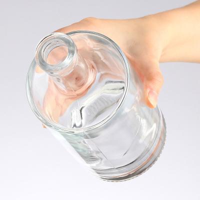 Cina Brandy Liquor Gin Bottiglia di vetro con tappo 750 ml Materiale del corpo del vetro della vodka in vendita