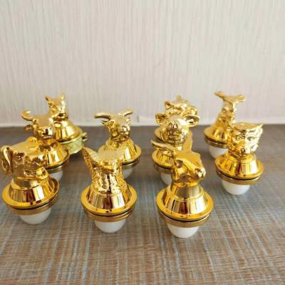 Cina Cappucci di bottiglia a testa di animale personalizzati per bottiglie di vino con colletto di vetro sofisticato in vendita