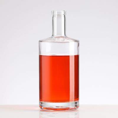 Cina Brandy Liquor Gin Bottiglia di vetro con tappo 750 ml Materiale del corpo del vetro della vodka in vendita