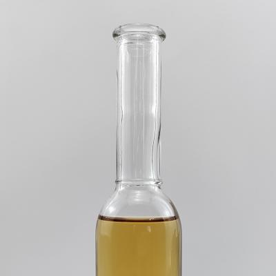 Cina Logo del cliente accettabile Colore chiaro Collo lungo Bottiglia di olio di vetro da 50 ml 100 ml con tappo di sughero in vendita
