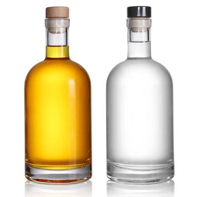Cina Materiale del colletto Vetro trasparente Materiale del corpo Vetro 500 ml Bottiglia a tappo di sughero a tenuta stagna per liquori in vendita
