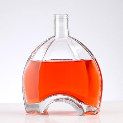Cina Bottiglia di sughero di vetro trasparente per gin vodka vino liquido succo di birra bevanda liquore stampaggio a caldo in vendita