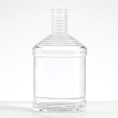 Cina Bottiglie di vetro vuoto trasparente a peso elevato per liquori 250 ml 500 ml extra di pietra in rilievo in vendita