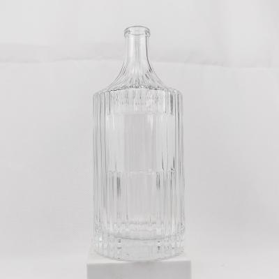 Cina Materiale in vetro bianco alto colore personalizzato chiaro 750 ml whisky whisky bottiglia di decanter di vetro in vendita