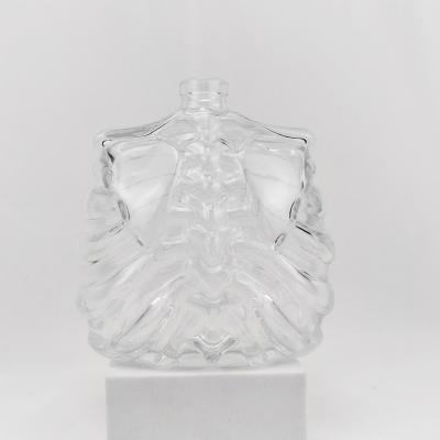 Cina Materiale del colletto di vetro Bottiglia a forma personalizzata per whisky vodka rum tequila gin spirit in vendita