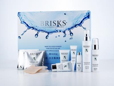 中国 Customized Design 60ml 100ml Skin Care Cosmetic Bottle Box Packaging with Magnet Opening 販売のため