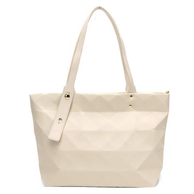China Waterproof Custom Tote Synthetic Leather Women Tote Daily Use Large Bag Customized Casual Bags With Holographic Print factory