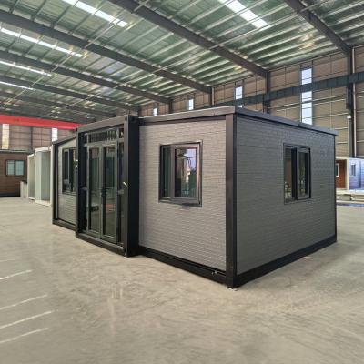 China Complete Prefabricated Expandable Container House 20Ft 30Ft Ready Use Large Space Outdoor Modular Mall Villa for sale