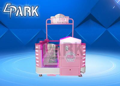 Cina macchine del gioco di divertimento 300W, macchina rosa della galleria di iniziale D fare un passo felice dello spingitoio della moneta in vendita
